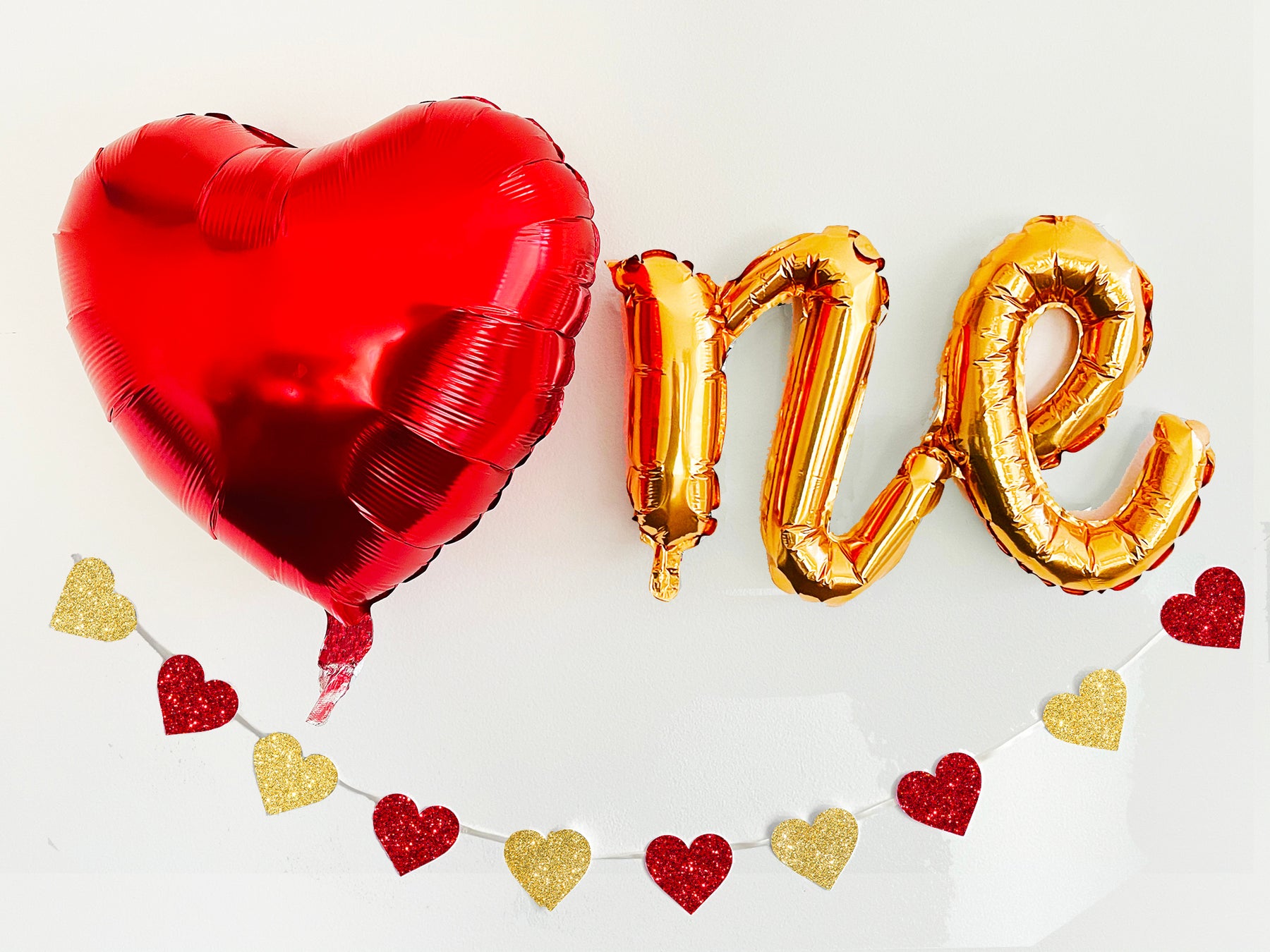 Valentine's Day Decorations – Swanky Party Box